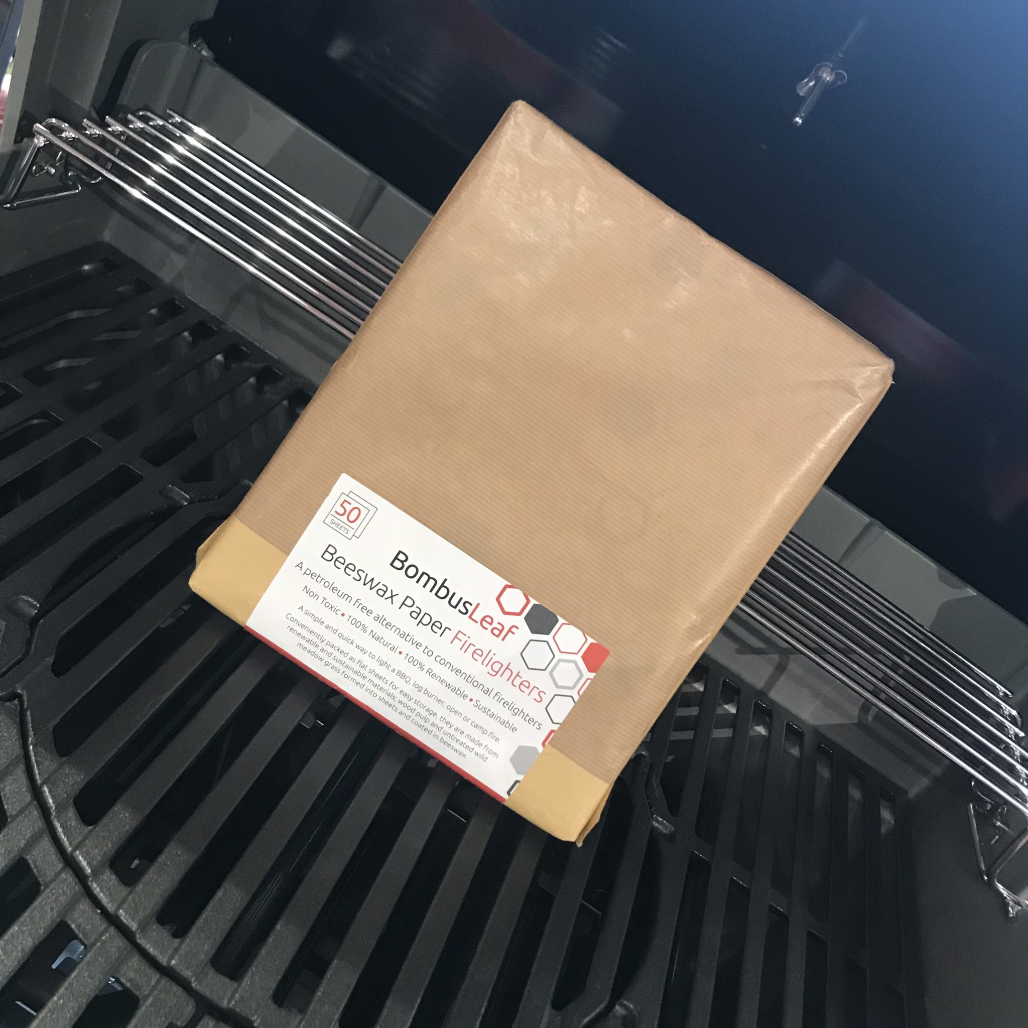 Beeswax Paper Firelighters (50 Sheets) – BombusLeaf